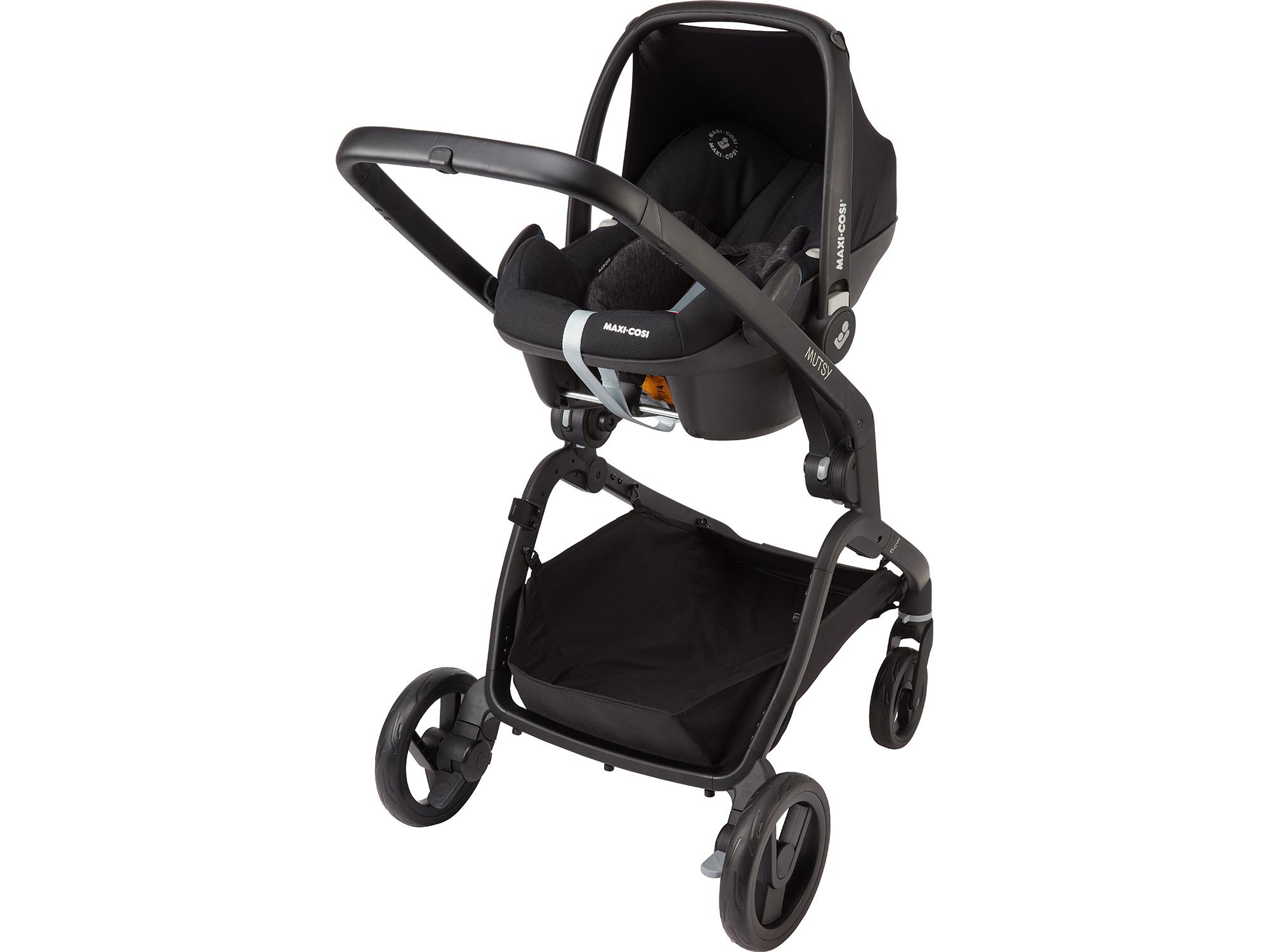 Mutsy Flow travel system review | Pushchair 11.8kg World and parent ...