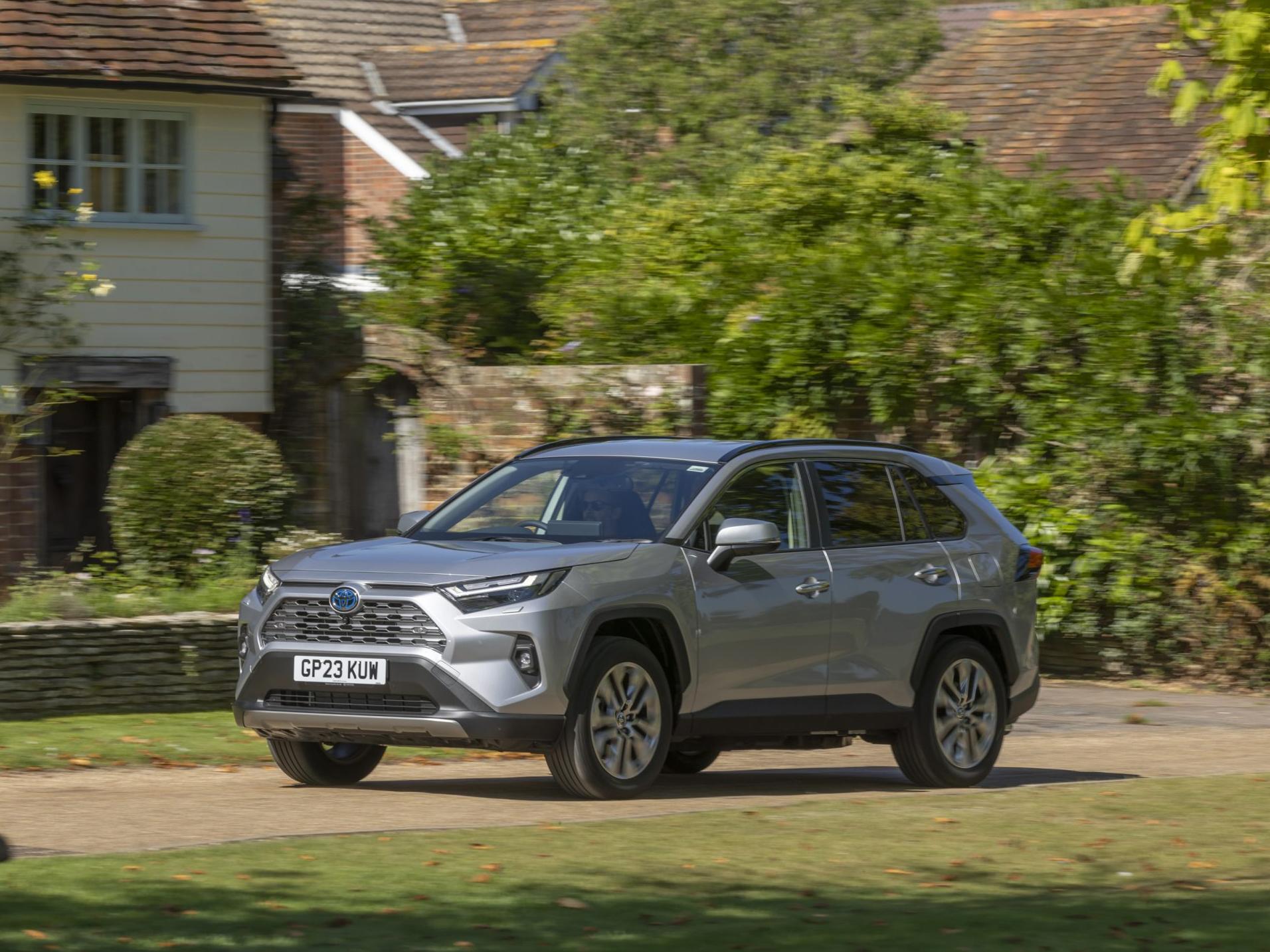 Toyota RAV4 (2019-) review | Available new Medium/Large SUV Full hybrid ...