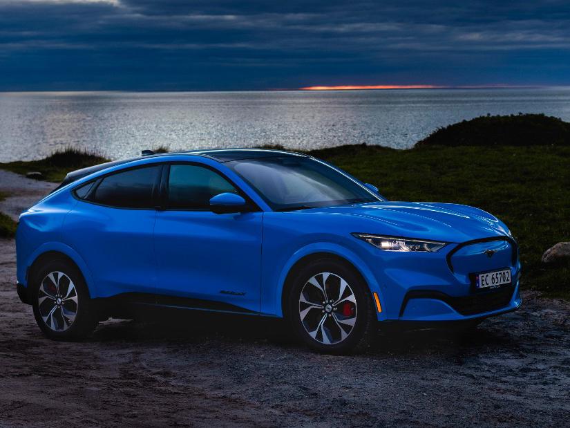 Ford Mustang Mach-E (2020-) review | Available new Medium/Large SUV ...